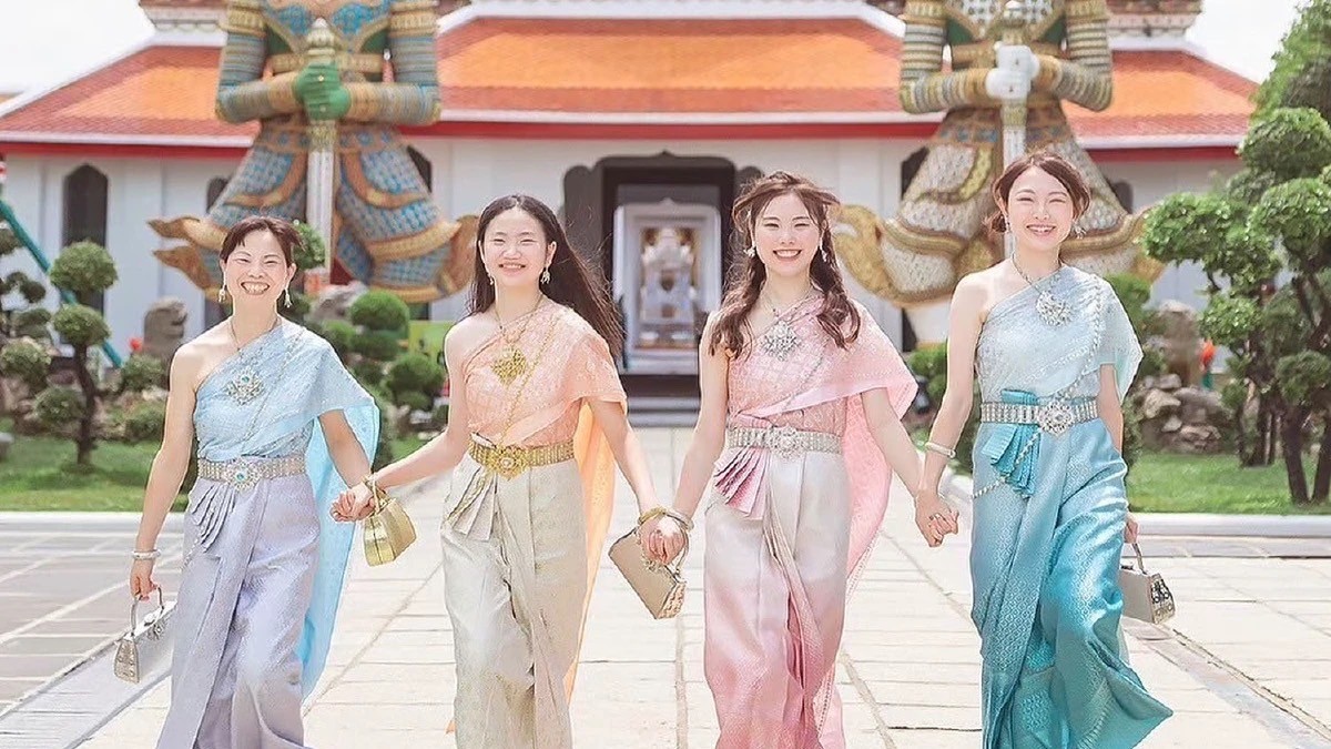 What is Chut Thai? Understanding Thai Traditional Clothing - Thailand ...